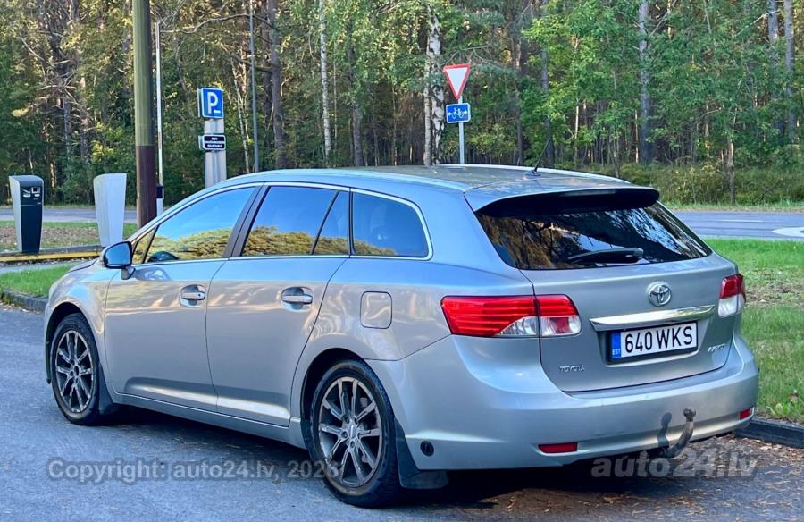 Серый Тойота Авенсис 2013 в Таллин, объемом двигателя 2.00 л и пробегом 243 тыс. км за 5290 €, фото 6 на AUTOMOTO.COM.LV