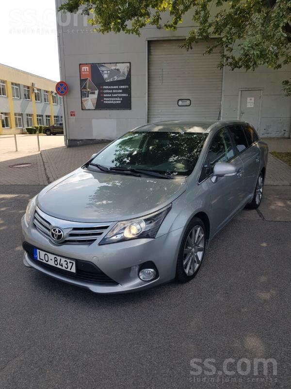 Pelēks Toyota Avensis 2014 Rīga, ar dzinēja tilpumu 2.20 L un nobraukumu 220 tūkst. km par 6500 €, foto 1 vietnē AUTOMOTO.COM.LV