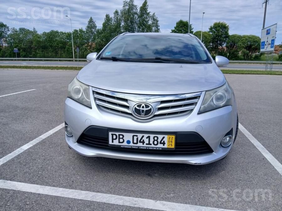 Grey Toyota Avensis 2014 in Saldus, with an engine capacity of 2.20 L and mileage of 244 thousand km for 6300 €, photo 1 on AUTOMOTO.COM.LV