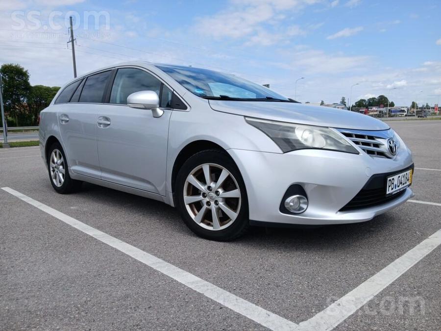 Grey Toyota Avensis 2014 in Saldus, with an engine capacity of 2.20 L and mileage of 244 thousand km for 6300 €, photo 2 on AUTOMOTO.COM.LV