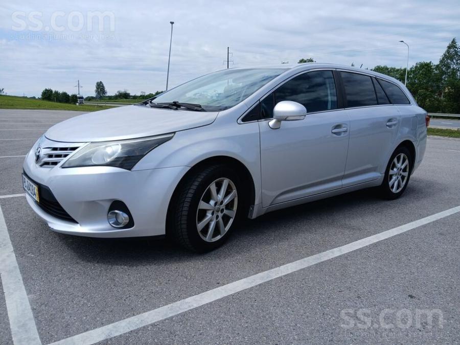 Grey Toyota Avensis 2014 in Saldus, with an engine capacity of 2.20 L and mileage of 244 thousand km for 6300 €, photo 7 on AUTOMOTO.COM.LV
