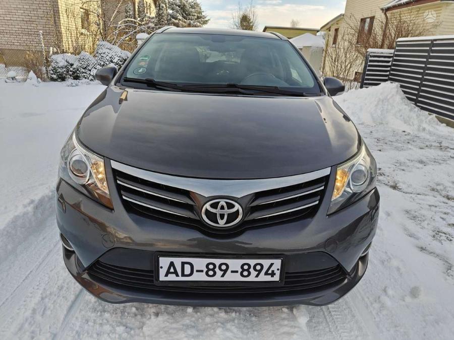 Pelēks Toyota Avensis 2014 Klaipėda, ar dzinēja tilpumu 2.00 L un nobraukumu 255 tūkst. km par 4490 €, foto 5 vietnē AUTOMOTO.COM.LV