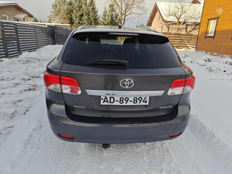 Pelēks Toyota Avensis 2014 Klaipėda, ar dzinēja tilpumu 2.00 L un nobraukumu 255 tūkst. km par 4490 €, foto 11 vietnē AUTOMOTO.COM.LV