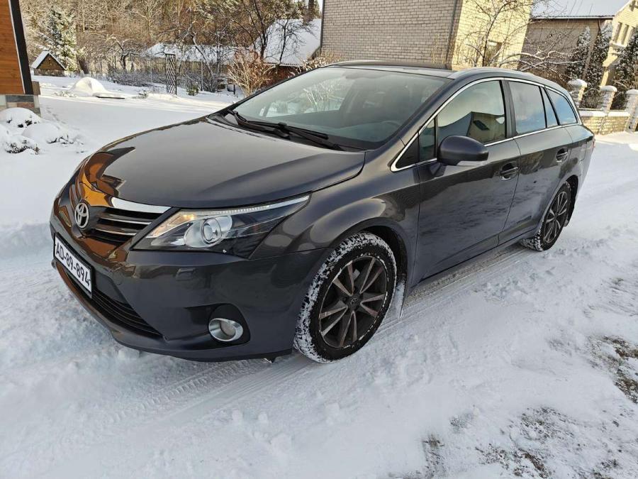 Pelēks Toyota Avensis 2014 Klaipėda, ar dzinēja tilpumu 2.00 L un nobraukumu 255 tūkst. km par 4490 €, foto 17 vietnē AUTOMOTO.COM.LV