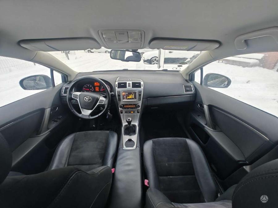 Pelēks Toyota Avensis 2014 Klaipėda, ar dzinēja tilpumu 2.00 L un nobraukumu 255 tūkst. km par 4490 €, foto 23 vietnē AUTOMOTO.COM.LV