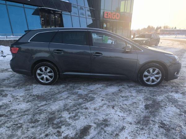 Pelēks Toyota Avensis 2014 Alīta, ar dzinēja tilpumu 2.00 L un nobraukumu 238 tūkst. km par 6100 €, foto 6 vietnē AUTOMOTO.COM.LV