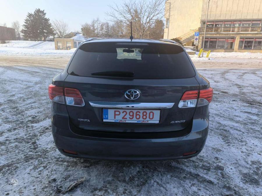 Pelēks Toyota Avensis 2014 Alīta, ar dzinēja tilpumu 2.00 L un nobraukumu 238 tūkst. km par 6100 €, foto 10 vietnē AUTOMOTO.COM.LV
