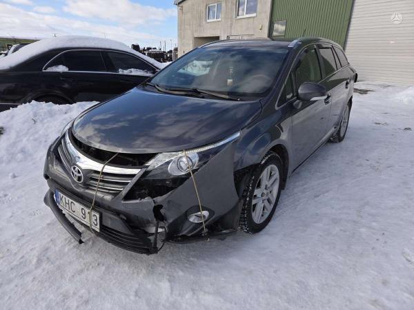 Pelēks Toyota Avensis 2014 Šauļi, ar dzinēja tilpumu 2.23 L un nobraukumu 241 tūkst. km par 2780 €, foto 1 vietnē AUTOMOTO.COM.LV