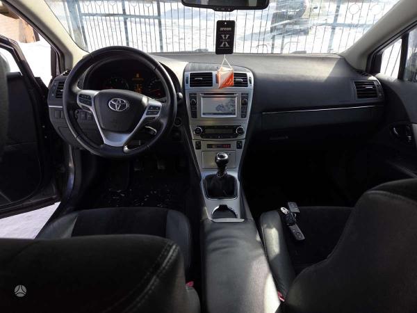 Pelēks Toyota Avensis 2014 Šauļi, ar dzinēja tilpumu 2.23 L un nobraukumu 241 tūkst. km par 2780 €, foto 9 vietnē AUTOMOTO.COM.LV