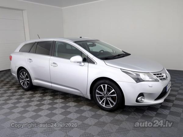 Pelēks Toyota Avensis 2014 Tallina, ar dzinēja tilpumu 2.20 L un nobraukumu 333 tūkst. km par 3999 €, foto 1 vietnē AUTOMOTO.COM.LV