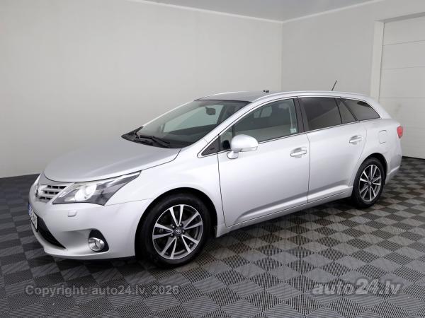 Pelēks Toyota Avensis 2014 Tallina, ar dzinēja tilpumu 2.20 L un nobraukumu 333 tūkst. km par 3999 €, foto 2 vietnē AUTOMOTO.COM.LV
