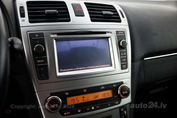 Pelēks Toyota Avensis 2014 Tallina, ar dzinēja tilpumu 2.20 L un nobraukumu 333 tūkst. km par 3999 €, foto 8 vietnē AUTOMOTO.COM.LV