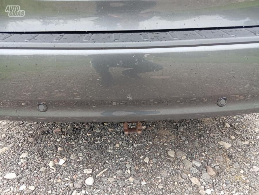 Grey Toyota Avensis 2014 in Ukmerge, with an engine capacity of 2.20 L and mileage of 219 thousand km for 5900 €, photo 13 on AUTOMOTO.COM.LV