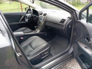 Grey Toyota Avensis 2014 in Ukmerge, with an engine capacity of 2.20 L and mileage of 219 thousand km for 5900 €, photo 17 on AUTOMOTO.COM.LV