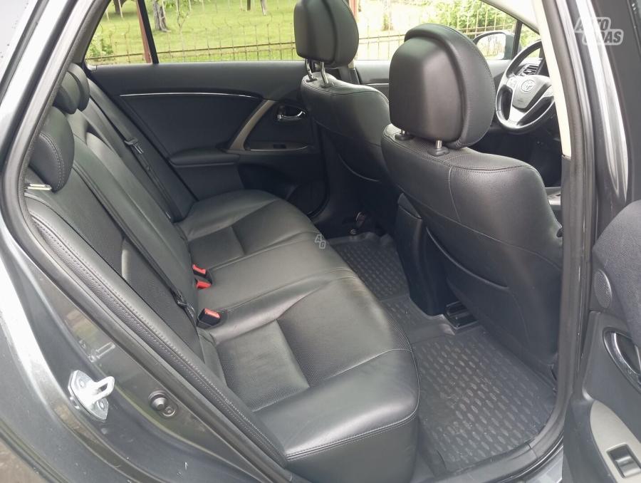 Grey Toyota Avensis 2014 in Ukmerge, with an engine capacity of 2.20 L and mileage of 219 thousand km for 5900 €, photo 18 on AUTOMOTO.COM.LV