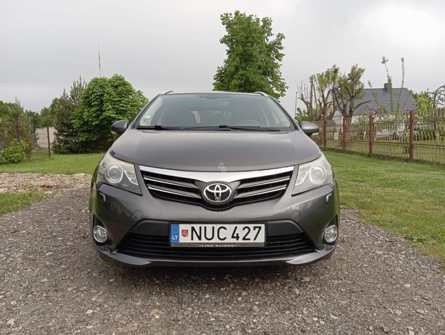 Grey Toyota Avensis 2014 in Ukmerge, with an engine capacity of 2.20 L and mileage of 219 thousand km for 5800 €, photo 1 on AUTOMOTO.COM.LV