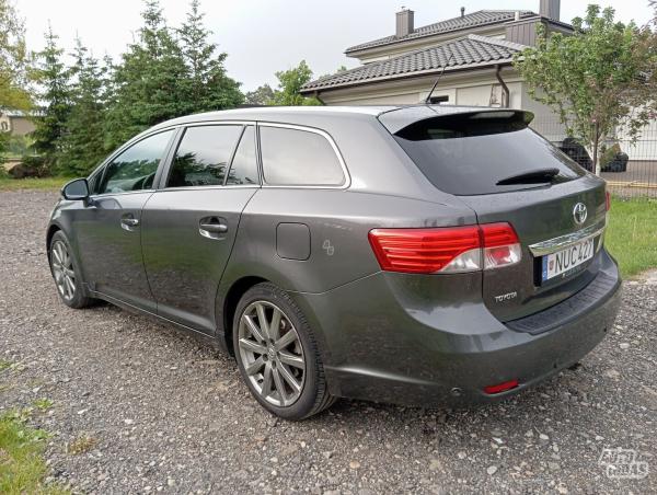 Grey Toyota Avensis 2014 in Ukmerge, with an engine capacity of 2.20 L and mileage of 219 thousand km for 5800 €, photo 5 on AUTOMOTO.COM.LV