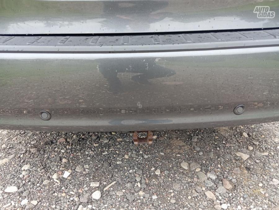Grey Toyota Avensis 2014 in Ukmerge, with an engine capacity of 2.20 L and mileage of 219 thousand km for 5800 €, photo 13 on AUTOMOTO.COM.LV