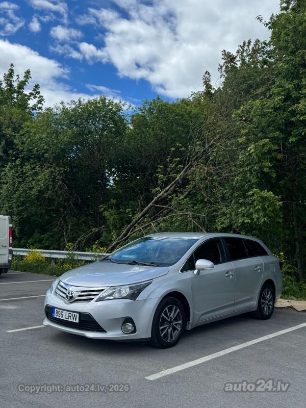 Pelēks Toyota Avensis 2014 Tallina, ar dzinēja tilpumu 2.00 L un nobraukumu 294 tūkst. km par 6790 €, foto 1 vietnē AUTOMOTO.COM.LV