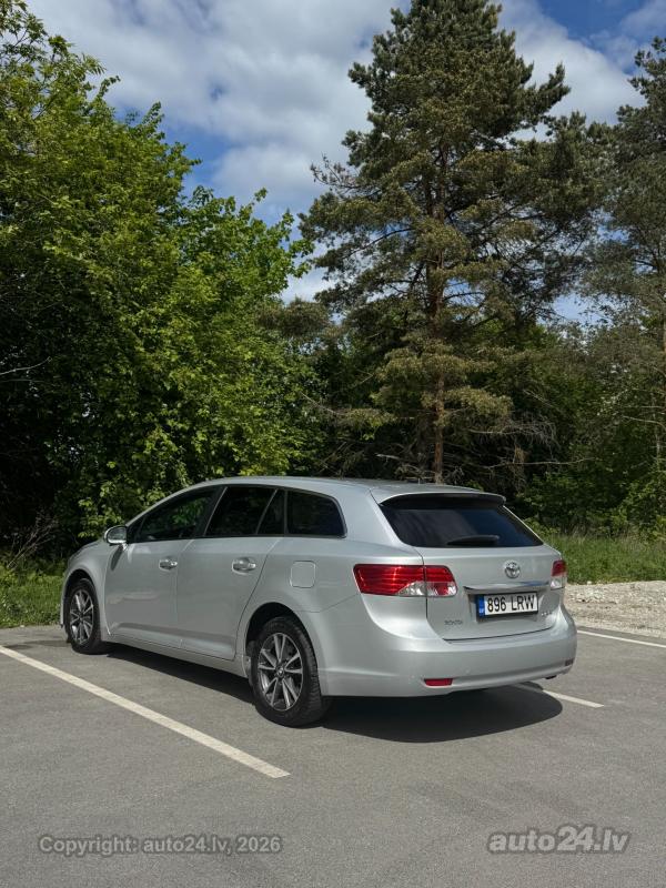 Pelēks Toyota Avensis 2014 Tallina, ar dzinēja tilpumu 2.00 L un nobraukumu 294 tūkst. km par 6790 €, foto 7 vietnē AUTOMOTO.COM.LV