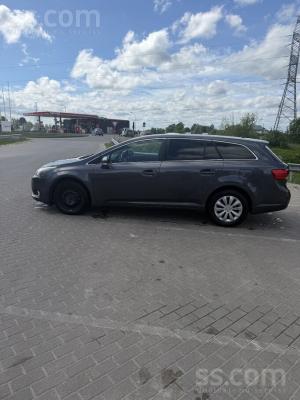 Grey Toyota Avensis 2014 in Talsi, with an engine capacity of 2.00 L and mileage of 252 thousand km for 5850 €, photo 1 on AUTOMOTO.COM.LV