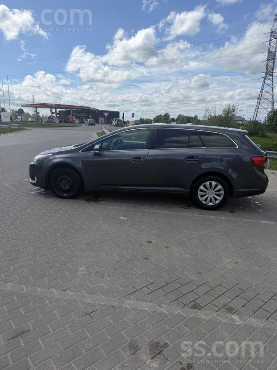 Grey Toyota Avensis 2014 in Talsi, with an engine capacity of 2.00 L and mileage of 252 thousand km for 5850 €, photo 1 on AUTOMOTO.COM.LV