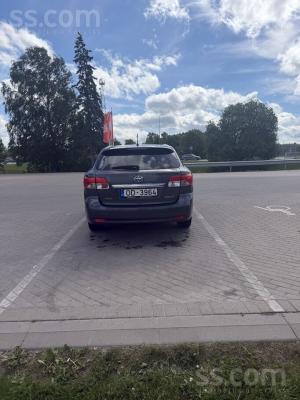 Grey Toyota Avensis 2014 in Talsi, with an engine capacity of 2.00 L and mileage of 252 thousand km for 5850 €, photo 4 on AUTOMOTO.COM.LV