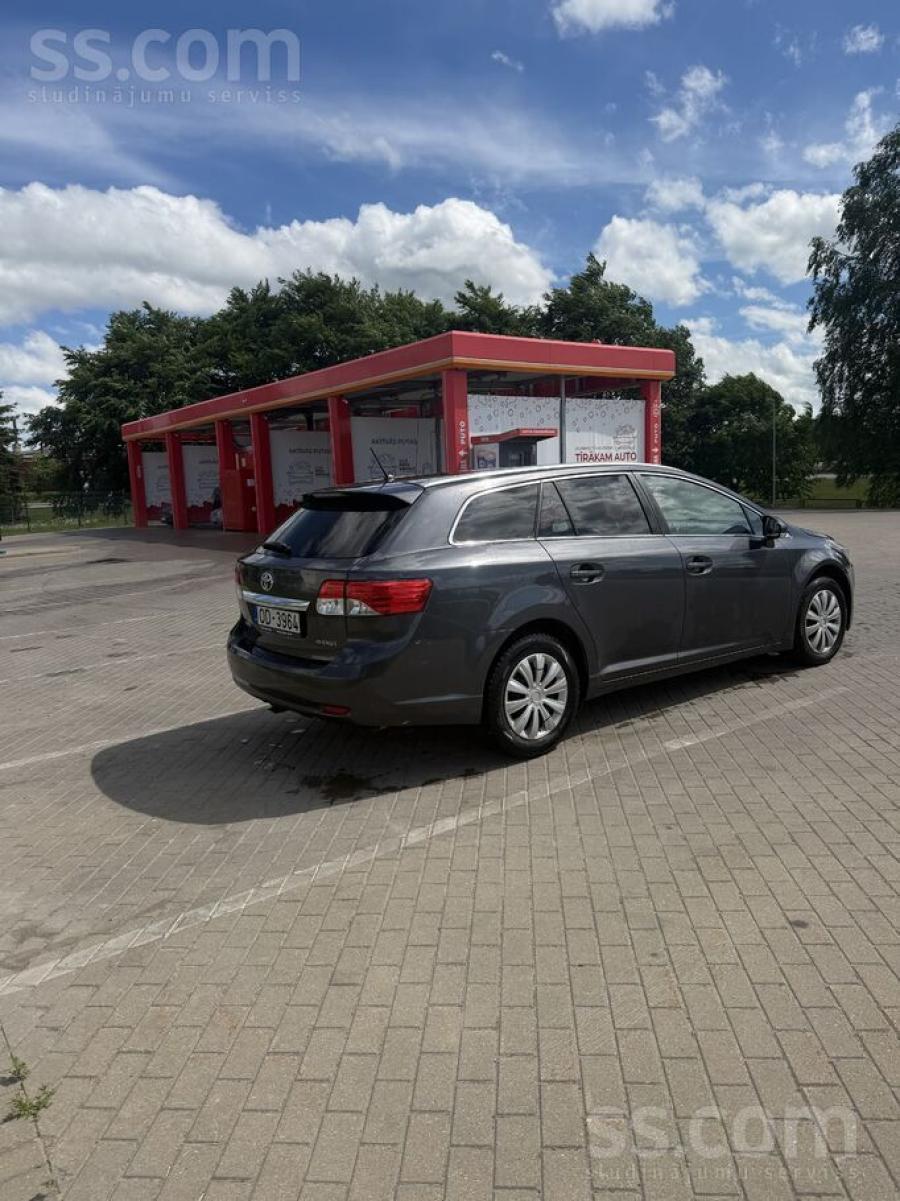 Grey Toyota Avensis 2014 in Talsi, with an engine capacity of 2.00 L and mileage of 252 thousand km for 5850 €, photo 5 on AUTOMOTO.COM.LV