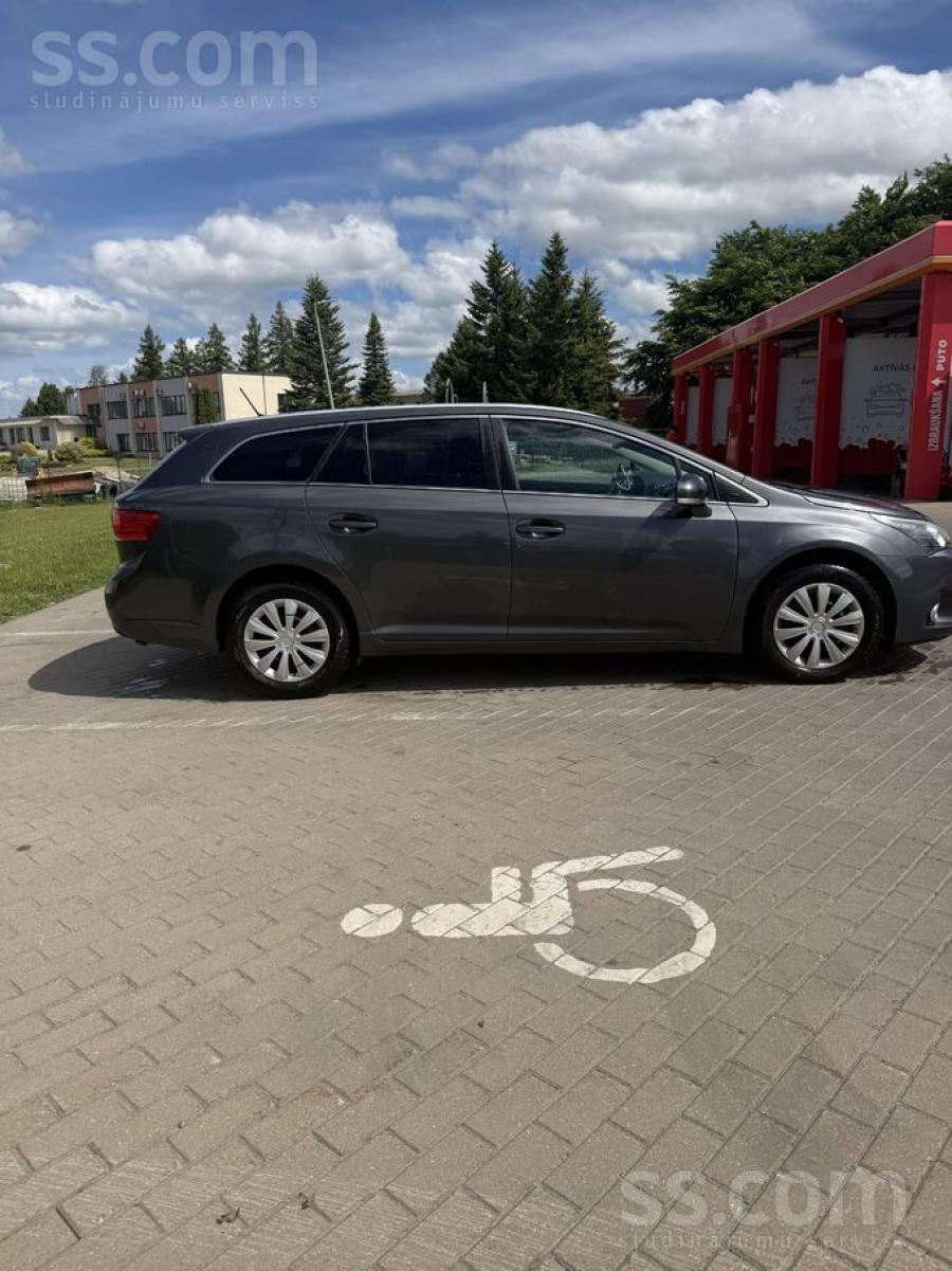 Grey Toyota Avensis 2014 in Talsi, with an engine capacity of 2.00 L and mileage of 252 thousand km for 5850 €, photo 6 on AUTOMOTO.COM.LV