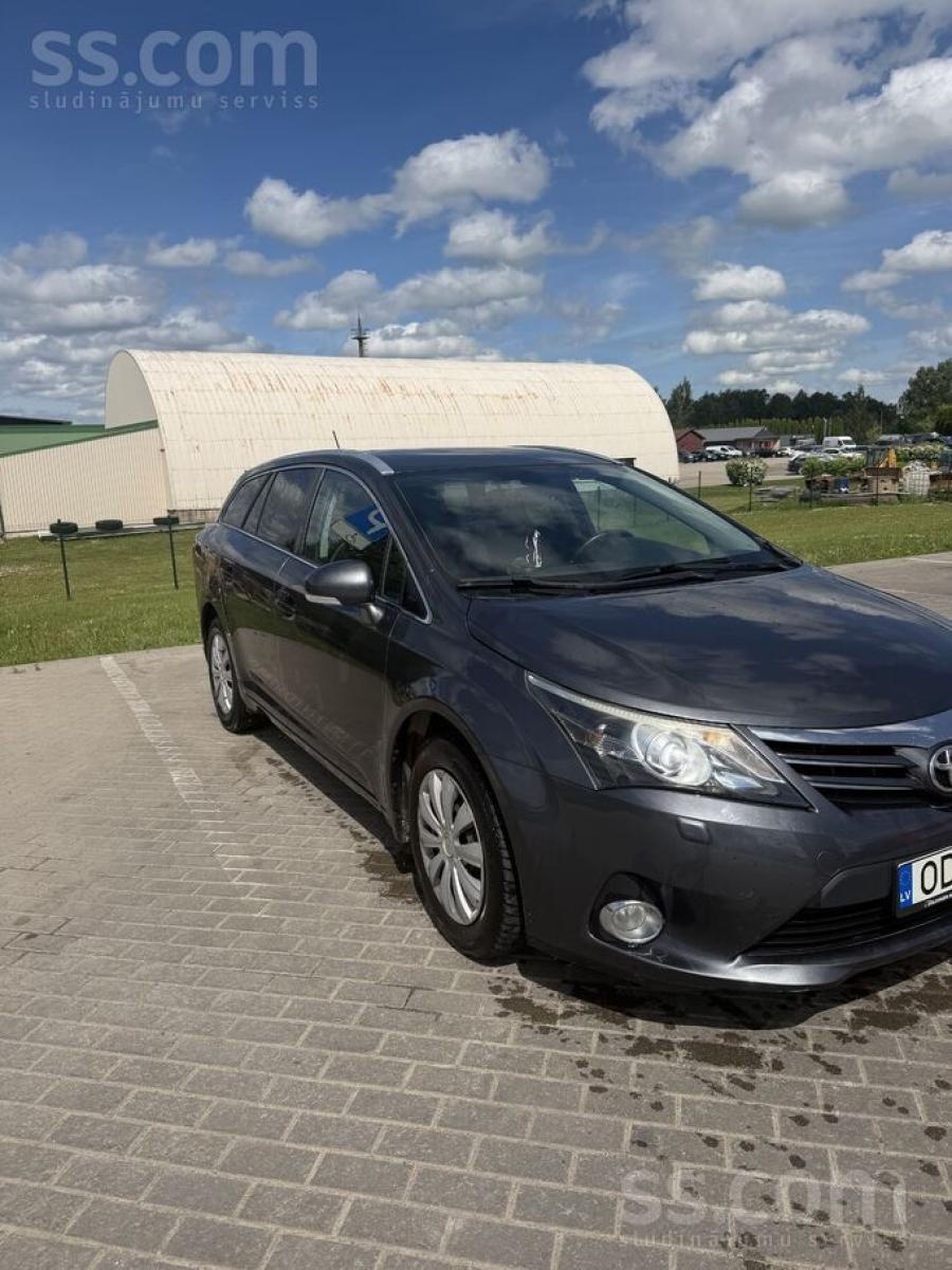 Grey Toyota Avensis 2014 in Talsi, with an engine capacity of 2.00 L and mileage of 252 thousand km for 5850 €, photo 7 on AUTOMOTO.COM.LV