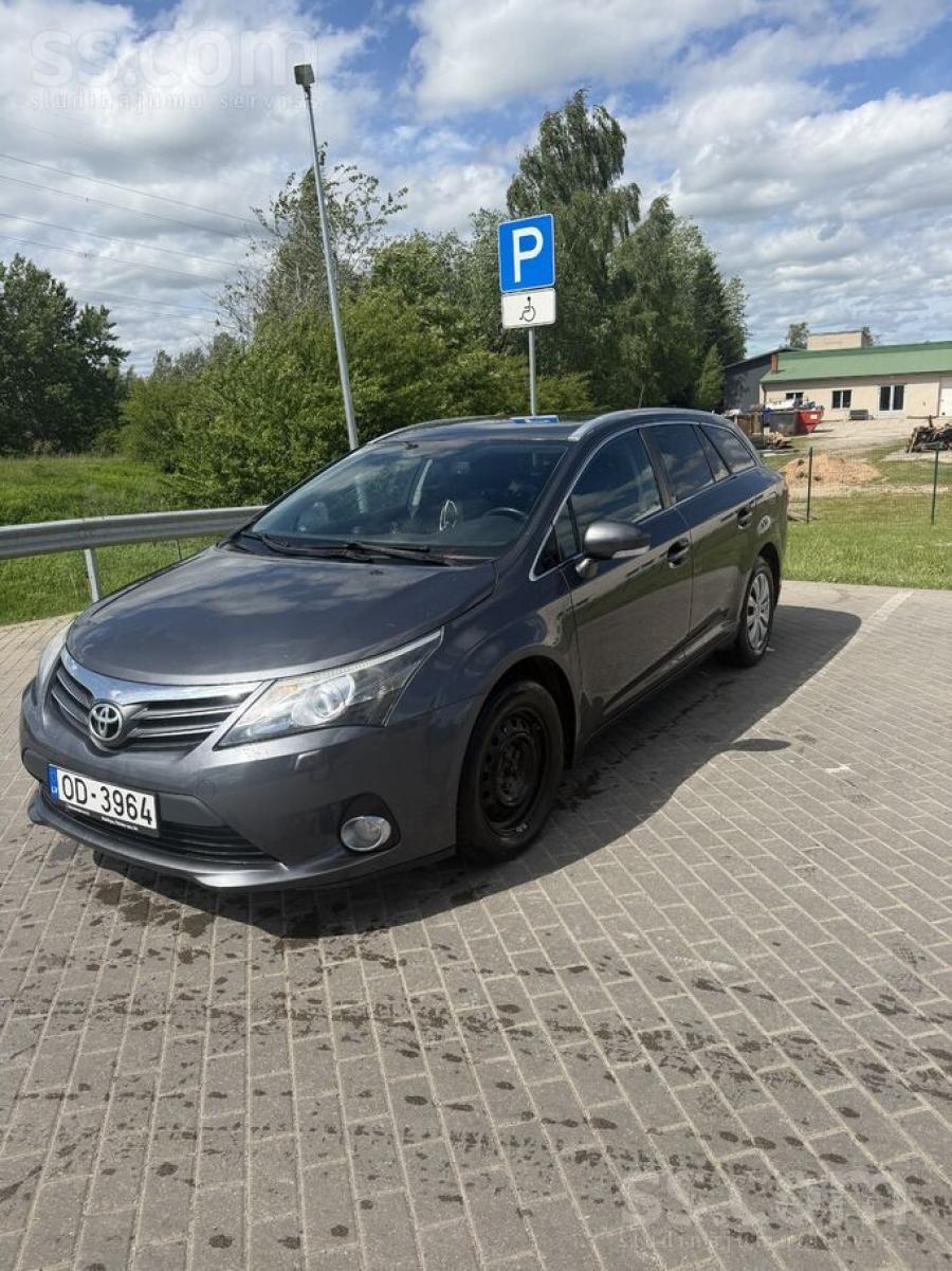 Grey Toyota Avensis 2014 in Talsi, with an engine capacity of 2.00 L and mileage of 252 thousand km for 5850 €, photo 9 on AUTOMOTO.COM.LV