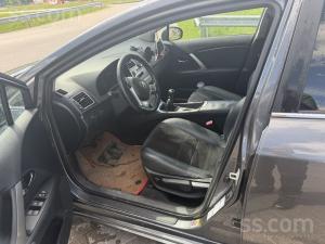 Grey Toyota Avensis 2014 in Talsi, with an engine capacity of 2.00 L and mileage of 252 thousand km for 5850 €, photo 12 on AUTOMOTO.COM.LV