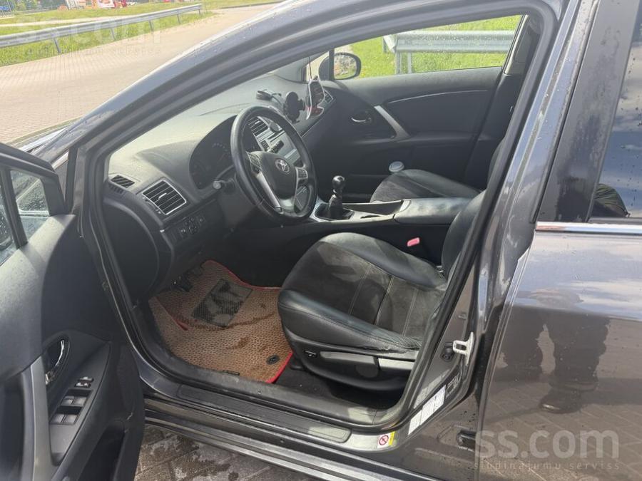Grey Toyota Avensis 2014 in Talsi, with an engine capacity of 2.00 L and mileage of 252 thousand km for 5850 €, photo 12 on AUTOMOTO.COM.LV