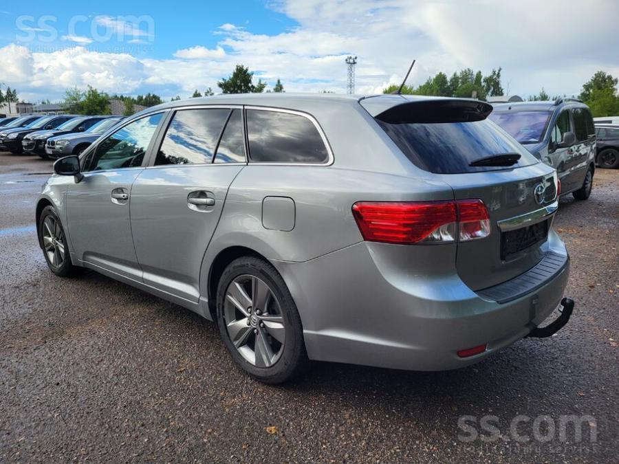 Pelēks Toyota Avensis 2014 Rīga, ar dzinēja tilpumu 2.00 L un nobraukumu 0 tūkst. km par 5990 €, foto 7 vietnē AUTOMOTO.COM.LV