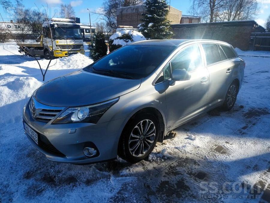 Pelēks Toyota Avensis 2014 Rīga, ar dzinēja tilpumu 1.80 L un nobraukumu 160 tūkst. km par 10500 €, foto 3 vietnē AUTOMOTO.COM.LV