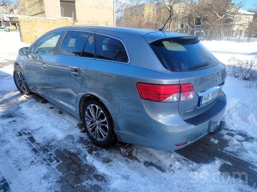 Pelēks Toyota Avensis 2014 Rīga, ar dzinēja tilpumu 1.80 L un nobraukumu 160 tūkst. km par 10500 €, foto 4 vietnē AUTOMOTO.COM.LV