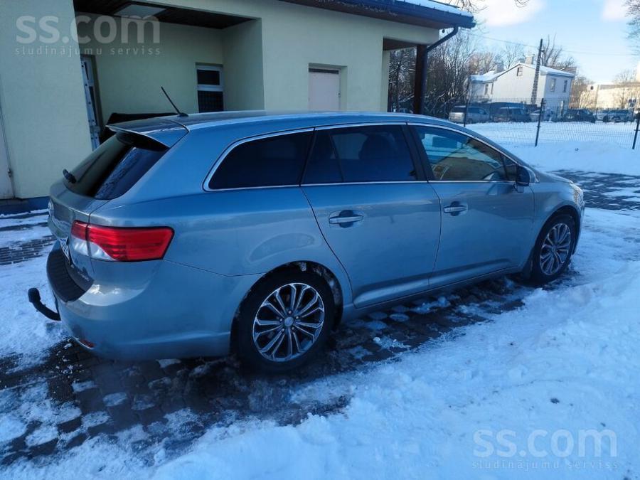 Pelēks Toyota Avensis 2014 Rīga, ar dzinēja tilpumu 1.80 L un nobraukumu 160 tūkst. km par 10500 €, foto 5 vietnē AUTOMOTO.COM.LV