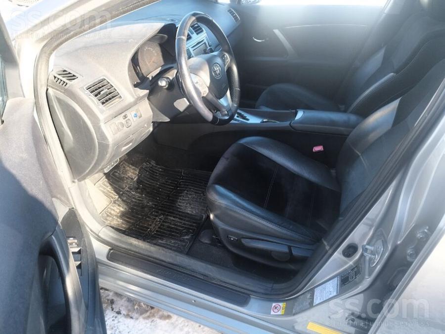 Pelēks Toyota Avensis 2014 Rīga, ar dzinēja tilpumu 1.80 L un nobraukumu 160 tūkst. km par 10500 €, foto 6 vietnē AUTOMOTO.COM.LV