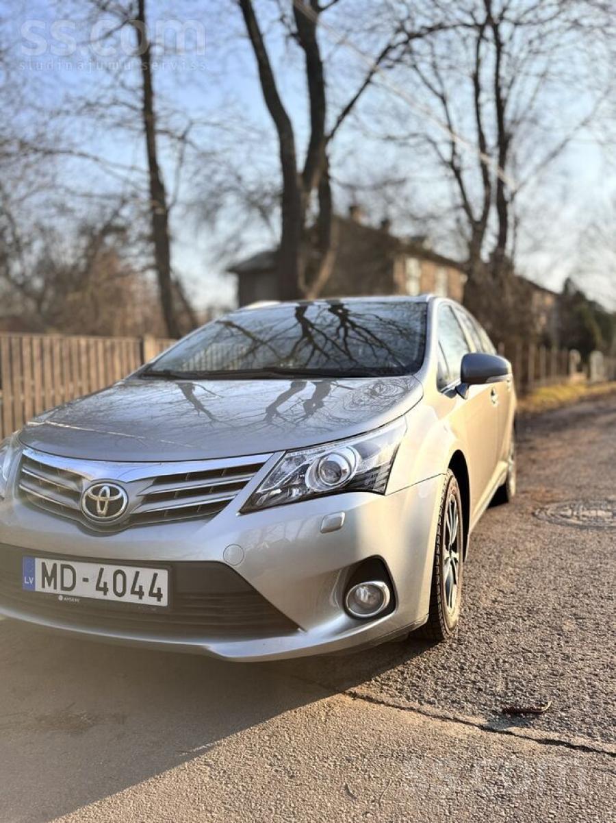Pelēks Toyota Avensis 2014 Rīga, ar dzinēja tilpumu 1.80 L un nobraukumu 0 tūkst. km par 6700 €, foto 1 vietnē AUTOMOTO.COM.LV