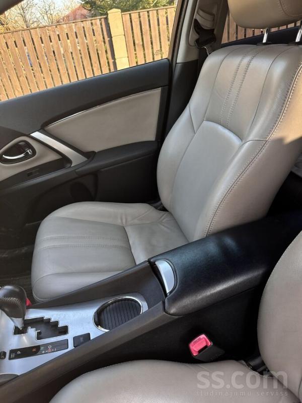 Pelēks Toyota Avensis 2014 Rīga, ar dzinēja tilpumu 1.80 L un nobraukumu 0 tūkst. km par 6700 €, foto 4 vietnē AUTOMOTO.COM.LV