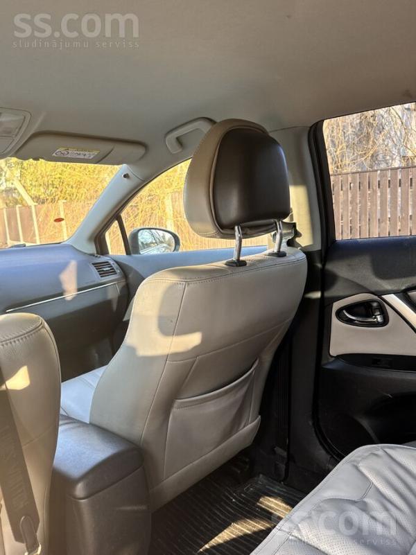 Pelēks Toyota Avensis 2014 Rīga, ar dzinēja tilpumu 1.80 L un nobraukumu 0 tūkst. km par 6700 €, foto 6 vietnē AUTOMOTO.COM.LV