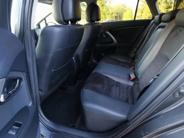 Pelēks Toyota Avensis 2014 Rīga, ar dzinēja tilpumu 2.00 L un nobraukumu 225 tūkst. km par 6200 €, foto 5 vietnē AUTOMOTO.COM.LV