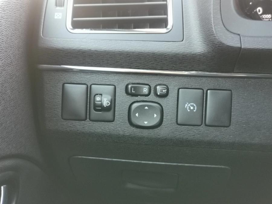 Grey Toyota Avensis 2014 in Riga, with an engine capacity of 2.00 L and mileage of 225 thousand km for 6200 €, photo 11 on AUTOMOTO.COM.LV
