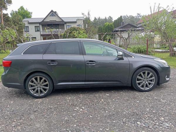Grey Toyota Avensis 2014 in Ukmerge, with an engine capacity of 2.23 L and mileage of 219 thousand km for 5600 €, photo 7 on AUTOMOTO.COM.LV