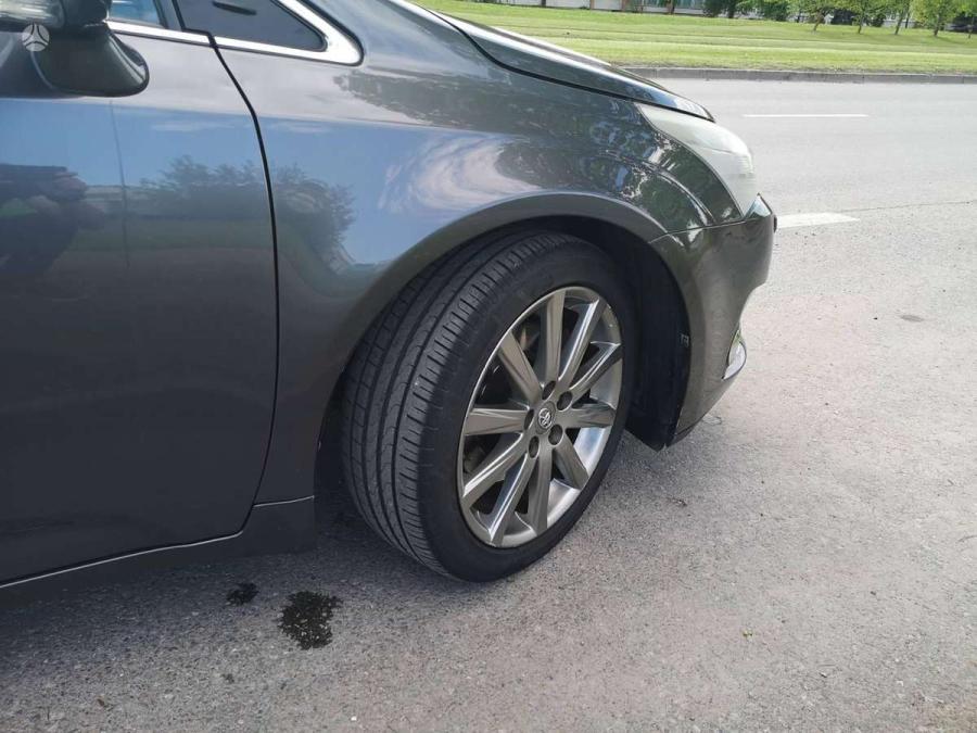 Серый Тойота Авенсис 2014 в Укмерге, объемом двигателя 2.23 л и пробегом 219 тыс. км за 5600 €, фото 10 на AUTOMOTO.COM.LV