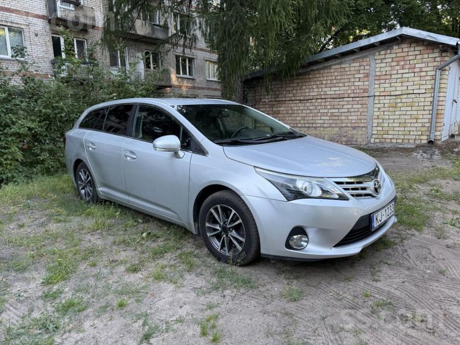 Pelēks Toyota Avensis 2014 Rīga, ar dzinēja tilpumu 2.00 L un nobraukumu 202 tūkst. km par 6500 €, foto 1 vietnē AUTOMOTO.COM.LV