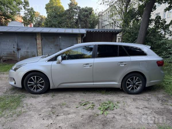 Grey Toyota Avensis 2014 in Riga, with an engine capacity of 2.00 L and mileage of 202 thousand km for 6500 €, photo 4 on AUTOMOTO.COM.LV