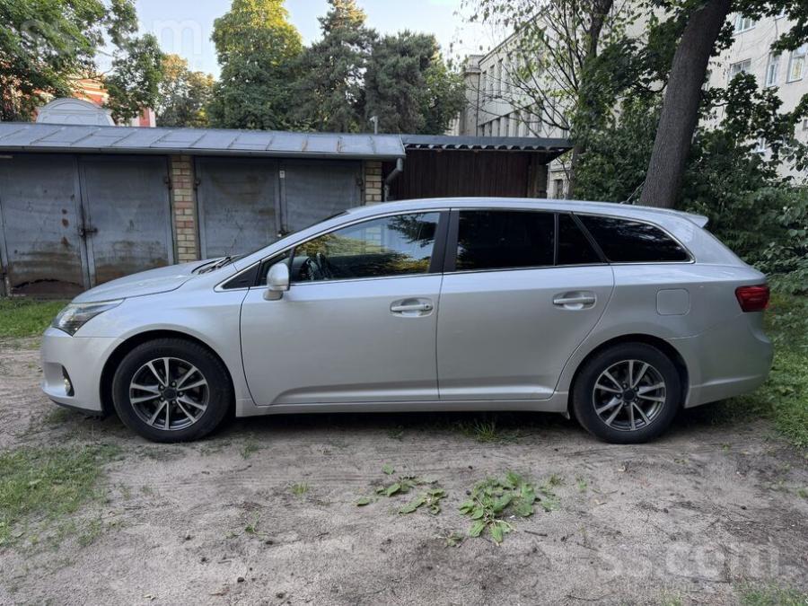 Pelēks Toyota Avensis 2014 Rīga, ar dzinēja tilpumu 2.00 L un nobraukumu 202 tūkst. km par 6500 €, foto 5 vietnē AUTOMOTO.COM.LV