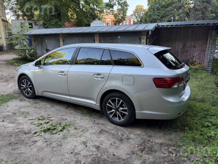 Pelēks Toyota Avensis 2014 Rīga, ar dzinēja tilpumu 2.00 L un nobraukumu 202 tūkst. km par 6500 €, foto 6 vietnē AUTOMOTO.COM.LV
