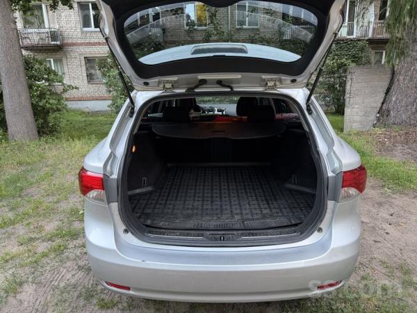 Grey Toyota Avensis 2014 in Riga, with an engine capacity of 2.00 L and mileage of 202 thousand km for 6500 €, photo 9 on AUTOMOTO.COM.LV